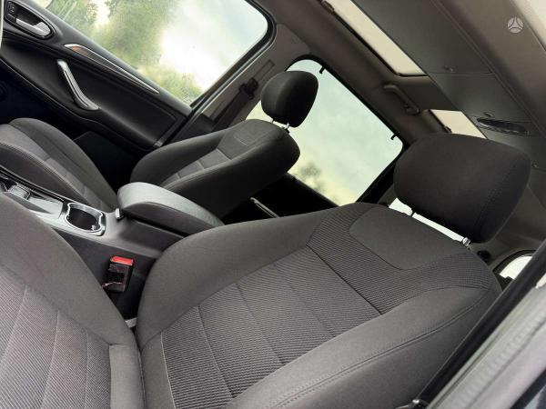 Black Ford Galaxy 2013 in Taurage, with an engine capacity of 2.00 L and mileage of 204 thousand km for 3900 €, photo 10 on AUTOMOTO.COM.LV