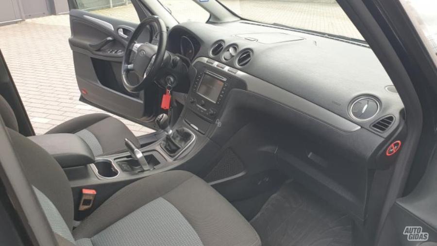 Black Ford Galaxy 2013 in Siauliai, with an engine capacity of 2.00 L and mileage of 0 thousand km for 5900 €, photo 11 on AUTOMOTO.COM.LV