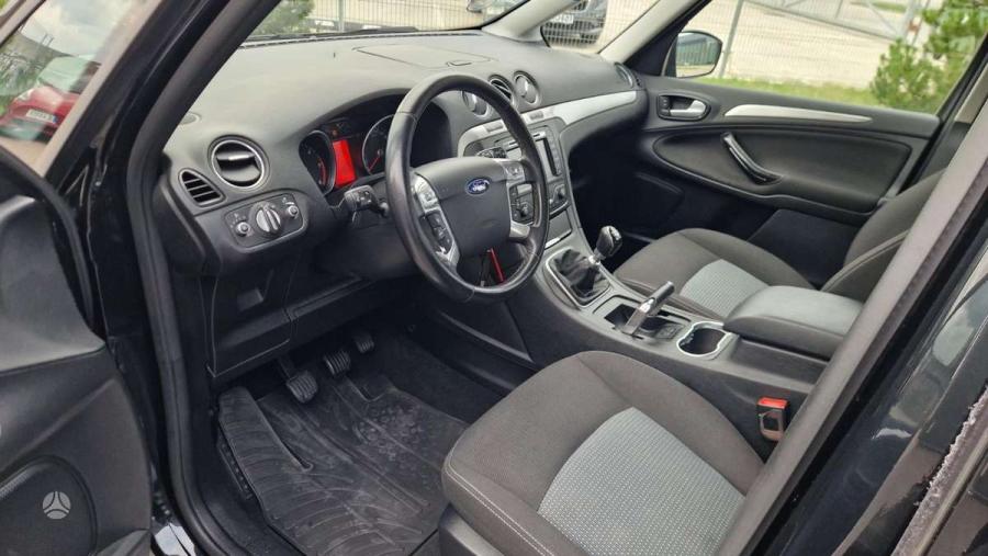 Black Ford Galaxy 2013 in Siauliai, with an engine capacity of 2.00 L and mileage of 0 thousand km for 5900 €, photo 10 on AUTOMOTO.COM.LV
