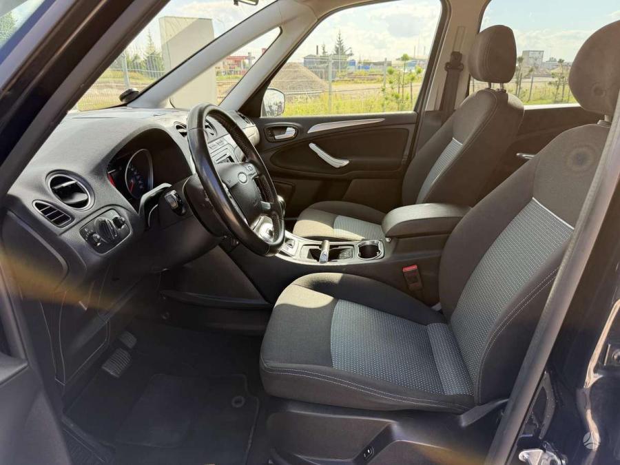 Black Ford Galaxy 2013 in Taurage, with an engine capacity of 2.00 L and mileage of 338 thousand km for 5300 €, photo 11 on AUTOMOTO.COM.LV