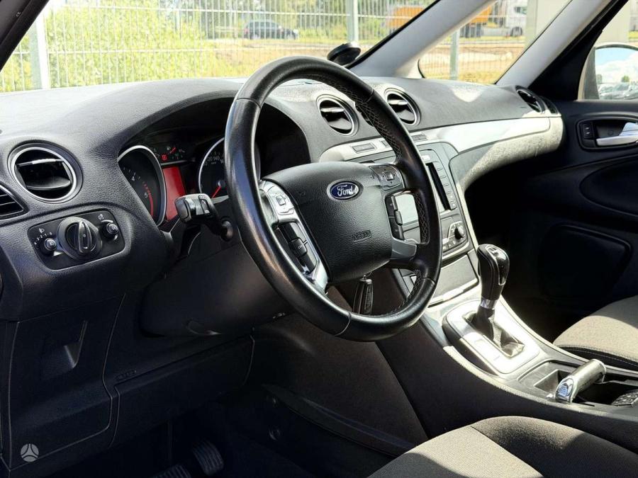 Black Ford Galaxy 2013 in Taurage, with an engine capacity of 2.00 L and mileage of 338 thousand km for 5300 €, photo 12 on AUTOMOTO.COM.LV