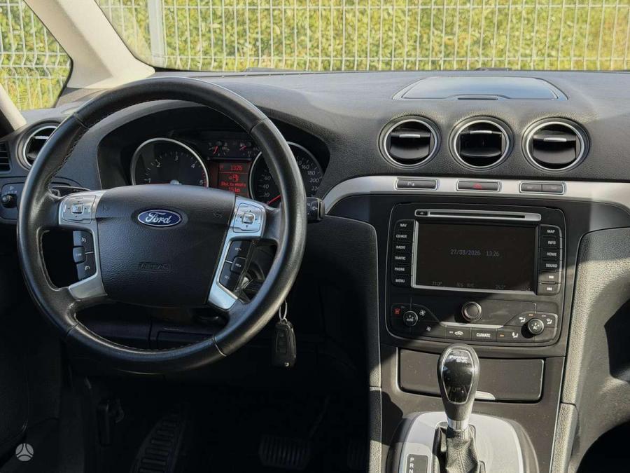 Black Ford Galaxy 2013 in Taurage, with an engine capacity of 2.00 L and mileage of 338 thousand km for 5300 €, photo 18 on AUTOMOTO.COM.LV