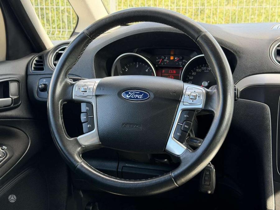Black Ford Galaxy 2013 in Taurage, with an engine capacity of 2.00 L and mileage of 338 thousand km for 5300 €, photo 19 on AUTOMOTO.COM.LV