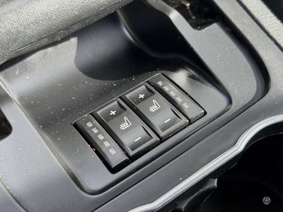 Black Ford Galaxy 2013 in Taurage, with an engine capacity of 2.00 L and mileage of 338 thousand km for 5300 €, photo 24 on AUTOMOTO.COM.LV