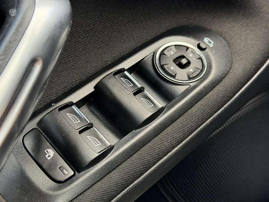 Black Ford Galaxy 2013 in Taurage, with an engine capacity of 2.00 L and mileage of 338 thousand km for 5300 €, photo 25 on AUTOMOTO.COM.LV