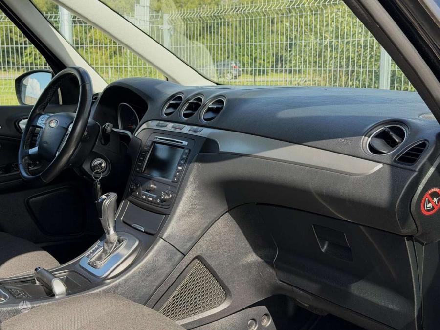 Black Ford Galaxy 2013 in Taurage, with an engine capacity of 2.00 L and mileage of 338 thousand km for 5300 €, photo 15 on AUTOMOTO.COM.LV
