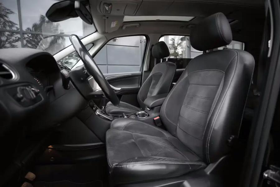 Black Ford Galaxy 2014 in Jelgava, with an engine capacity of 2.00 L and mileage of 377 thousand km for 7350 €, photo 14 on AUTOMOTO.COM.LV