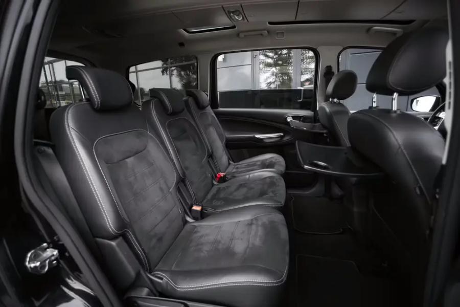 Black Ford Galaxy 2014 in Jelgava, with an engine capacity of 2.00 L and mileage of 377 thousand km for 7350 €, photo 16 on AUTOMOTO.COM.LV