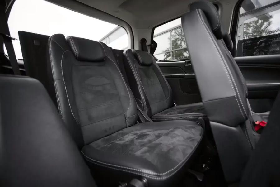 Black Ford Galaxy 2014 in Jelgava, with an engine capacity of 2.00 L and mileage of 377 thousand km for 7350 €, photo 17 on AUTOMOTO.COM.LV