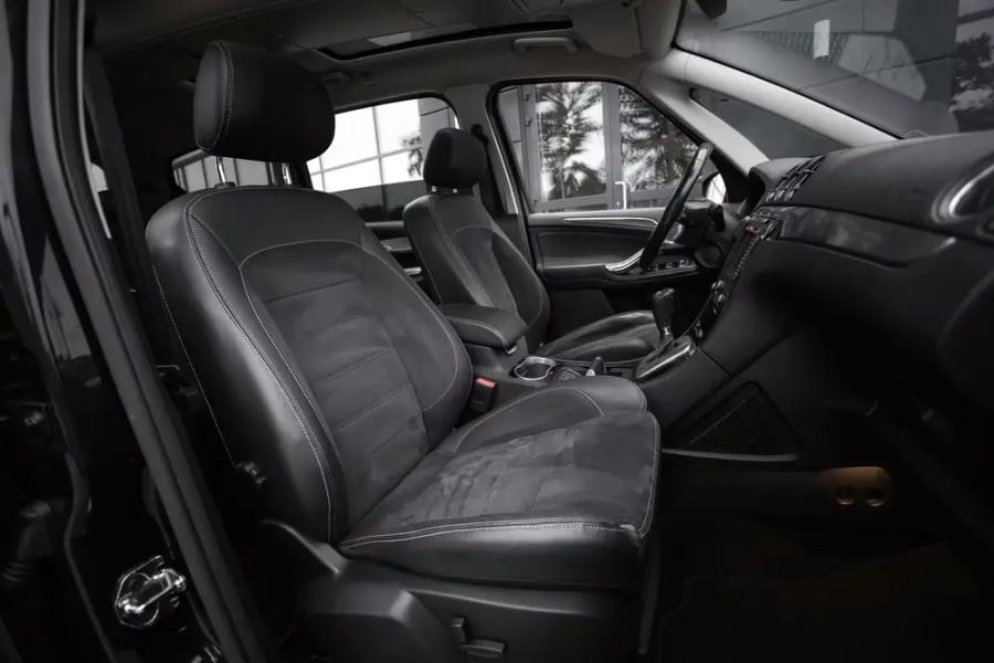 Black Ford Galaxy 2014 in Jelgava, with an engine capacity of 2.00 L and mileage of 377 thousand km for 7350 €, photo 18 on AUTOMOTO.COM.LV