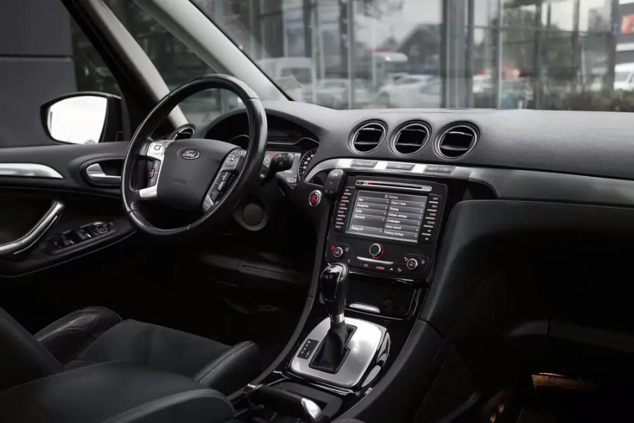 Black Ford Galaxy 2014 in Jelgava, with an engine capacity of 2.00 L and mileage of 377 thousand km for 7350 €, photo 20 on AUTOMOTO.COM.LV