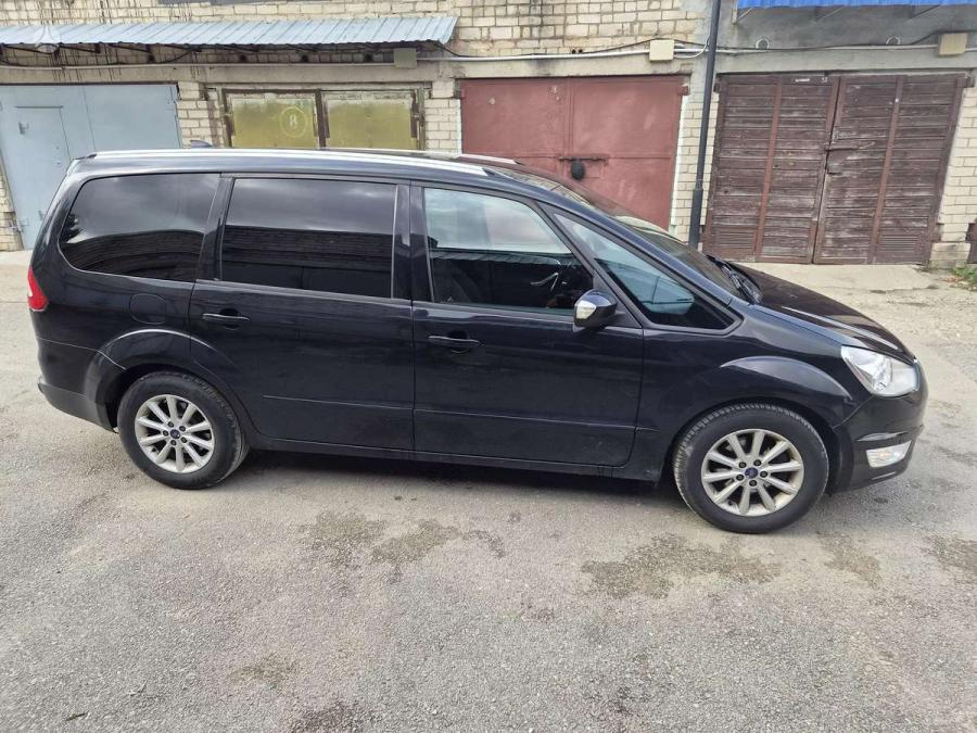 Melns Ford Galaxy 2014 Kauņa, ar dzinēja tilpumu 2.00 L un nobraukumu 291 tūkst. km par 5100 €, foto 5 vietnē AUTOMOTO.COM.LV