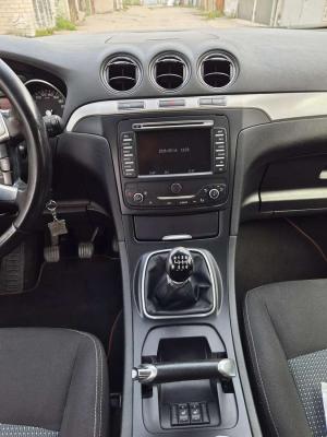Melns Ford Galaxy 2014 Kauņa, ar dzinēja tilpumu 2.00 L un nobraukumu 291 tūkst. km par 5100 €, foto 16 vietnē AUTOMOTO.COM.LV