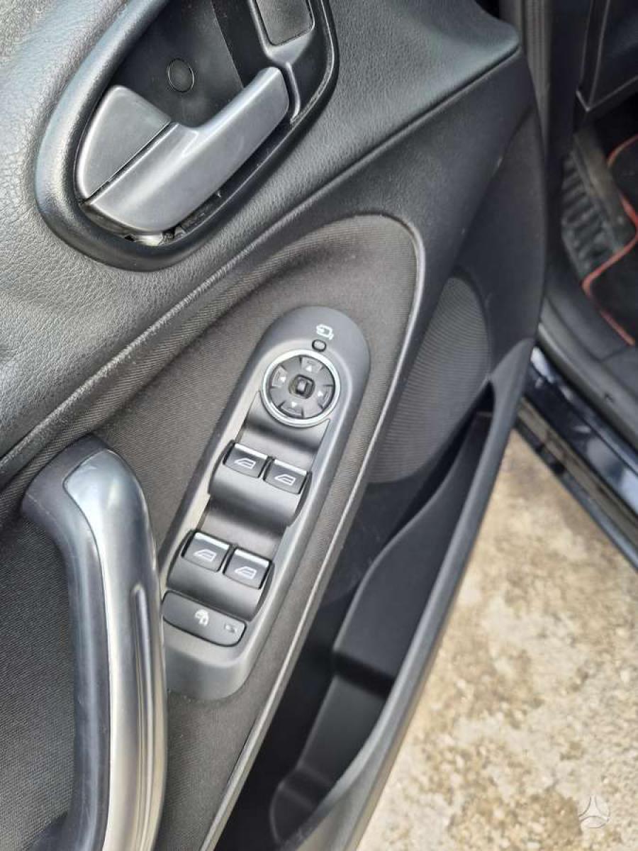 Melns Ford Galaxy 2014 Kauņa, ar dzinēja tilpumu 2.00 L un nobraukumu 291 tūkst. km par 5100 €, foto 18 vietnē AUTOMOTO.COM.LV