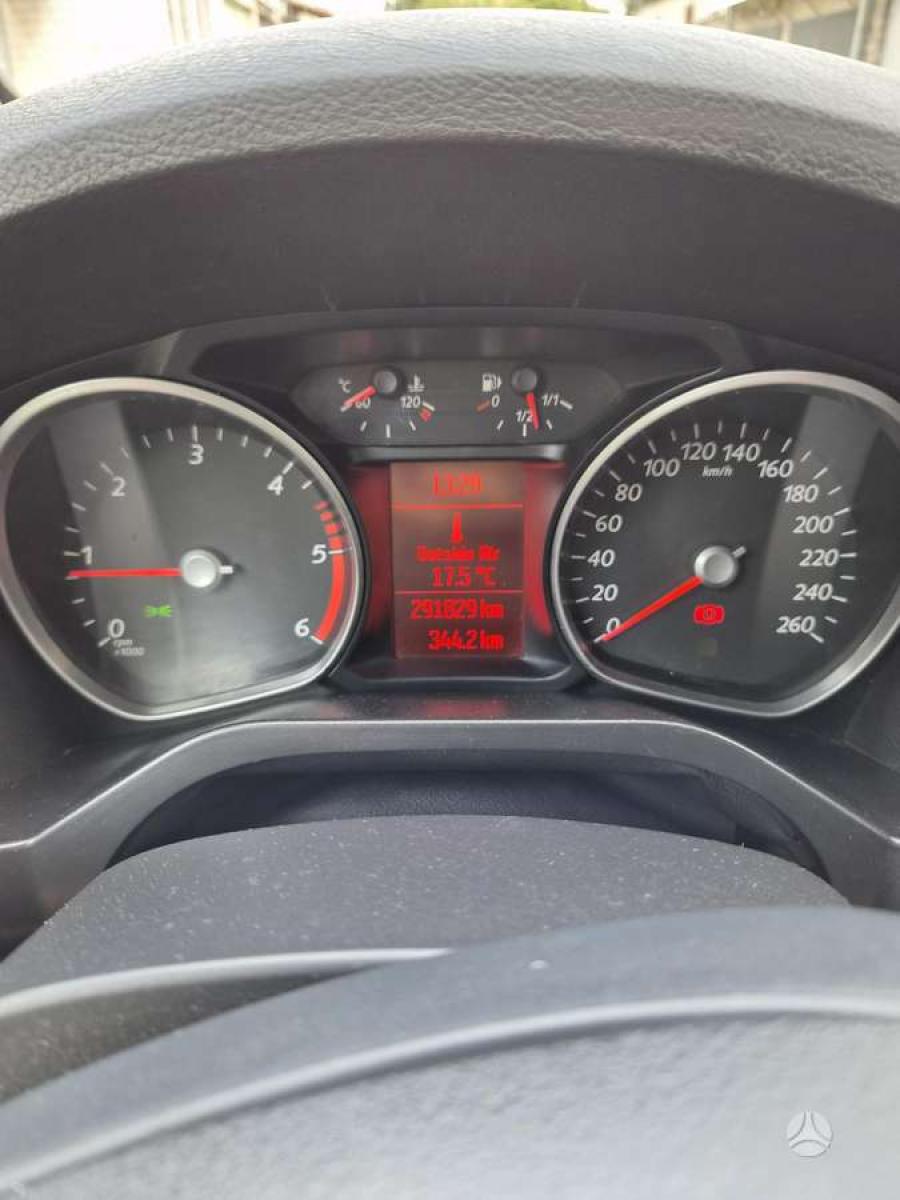 Melns Ford Galaxy 2014 Kauņa, ar dzinēja tilpumu 2.00 L un nobraukumu 291 tūkst. km par 5100 €, foto 19 vietnē AUTOMOTO.COM.LV
