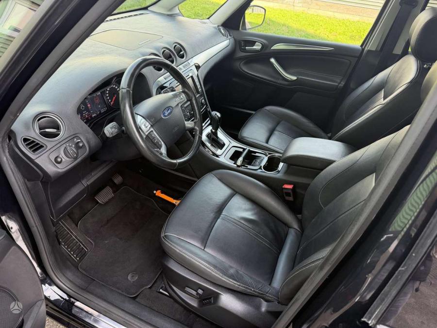 Black Ford Galaxy 2014 in Siauliai, with an engine capacity of 2.00 L and mileage of 236 thousand km for 6750 €, photo 16 on AUTOMOTO.COM.LV
