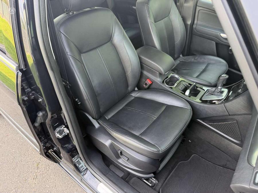 Black Ford Galaxy 2014 in Siauliai, with an engine capacity of 2.00 L and mileage of 236 thousand km for 6750 €, photo 20 on AUTOMOTO.COM.LV