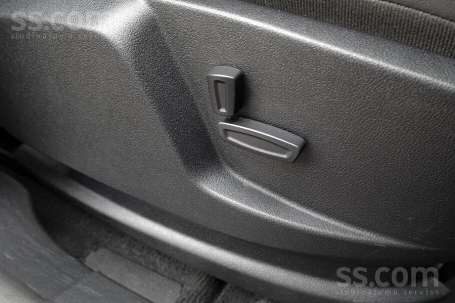 Melns Ford Galaxy 2014 Jelgava, ar dzinēja tilpumu 2.00 L un nobraukumu 0 tūkst. km par 6990 €, foto 31 vietnē AUTOMOTO.COM.LV