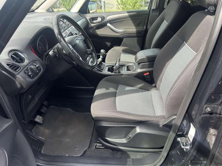 Black Ford Galaxy 2015 in Siauliai, with an engine capacity of 2.00 L and mileage of 264 thousand km for 5600 €, photo 13 on AUTOMOTO.COM.LV
