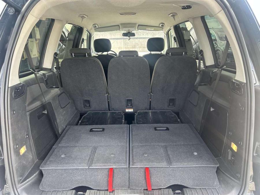 Black Ford Galaxy 2015 in Siauliai, with an engine capacity of 2.00 L and mileage of 264 thousand km for 5600 €, photo 15 on AUTOMOTO.COM.LV
