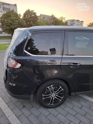 Melns Ford Galaxy 2015 Panevēža, ar dzinēja tilpumu 2.00 L un nobraukumu 223 tūkst. km par 5650 €, foto 5 vietnē AUTOMOTO.COM.LV