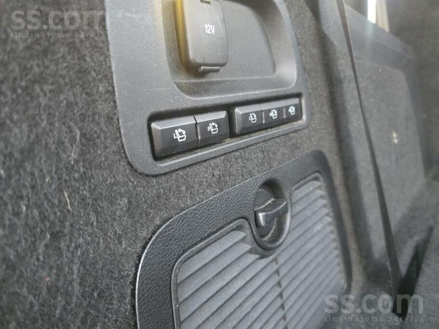 Black Ford Galaxy 2016 in Riga, with an engine capacity of 2.00 L and mileage of 0 thousand km for 7700 €, photo 8 on AUTOMOTO.COM.LV
