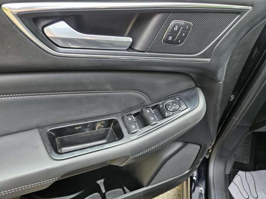 Black Ford Galaxy 2016 in Marijampole, with an engine capacity of 2.00 L and mileage of 196 thousand km for 8500 €, photo 8 on AUTOMOTO.COM.LV