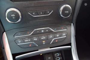 Melns Ford Galaxy 2018 Viļņa, ar dzinēja tilpumu 2.00 L un nobraukumu 275 tūkst. km par 9400 €, foto 19 vietnē AUTOMOTO.COM.LV