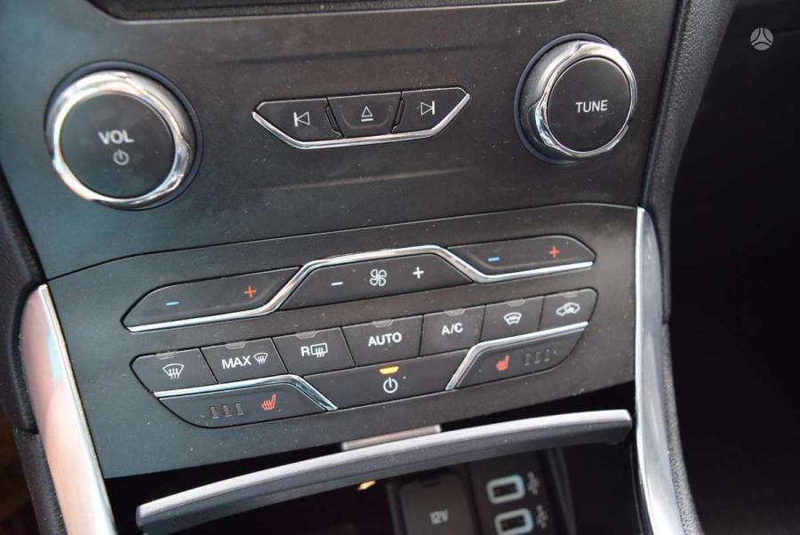 Melns Ford Galaxy 2018 Viļņa, ar dzinēja tilpumu 2.00 L un nobraukumu 275 tūkst. km par 9400 €, foto 19 vietnē AUTOMOTO.COM.LV