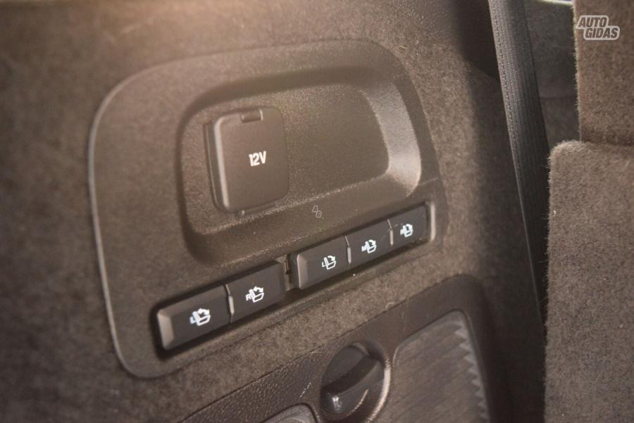 Melns Ford Galaxy 2018 Viļņa, ar dzinēja tilpumu 2.00 L un nobraukumu 275 tūkst. km par 9400 €, foto 31 vietnē AUTOMOTO.COM.LV