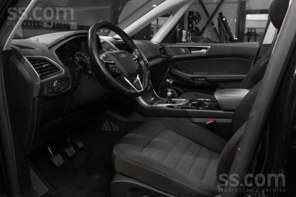 Black Ford Galaxy 2019 in Riga, with an engine capacity of 2.00 L and mileage of 145 thousand km for 12800 €, photo 10 on AUTOMOTO.COM.LV