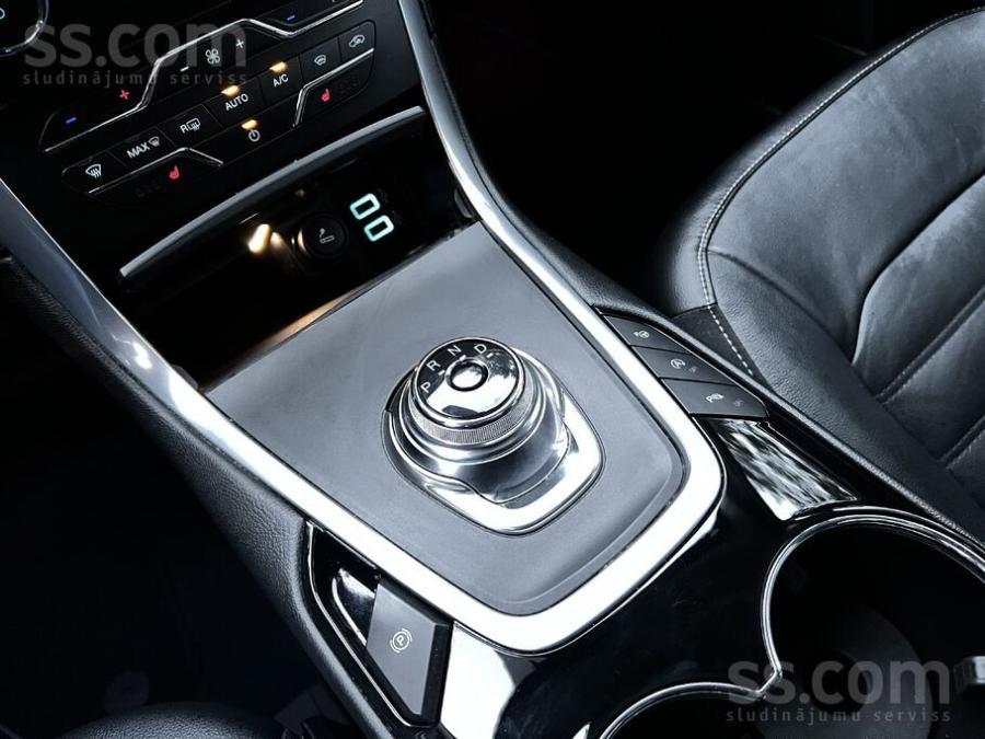 Black Ford Galaxy 2019 in Limbazi, with an engine capacity of 2.00 L and mileage of 188 thousand km for 13945 €, photo 10 on AUTOMOTO.COM.LV