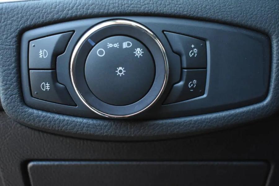 Melns Ford Galaxy 2020 Talsi, ar dzinēja tilpumu 2.00 L un nobraukumu 199 tūkst. km par 15500 €, foto 16 vietnē AUTOMOTO.COM.LV