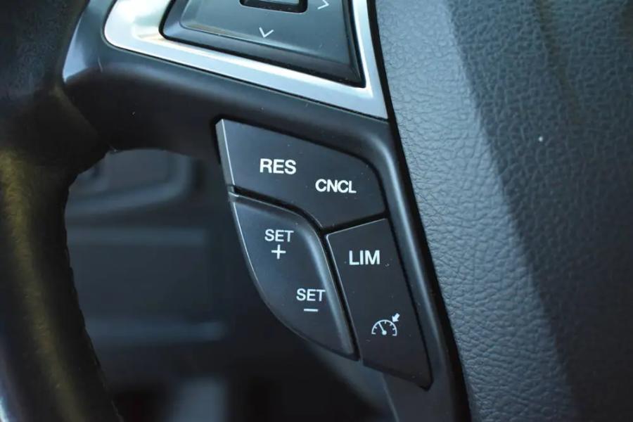 Melns Ford Galaxy 2020 Talsi, ar dzinēja tilpumu 2.00 L un nobraukumu 199 tūkst. km par 15500 €, foto 17 vietnē AUTOMOTO.COM.LV