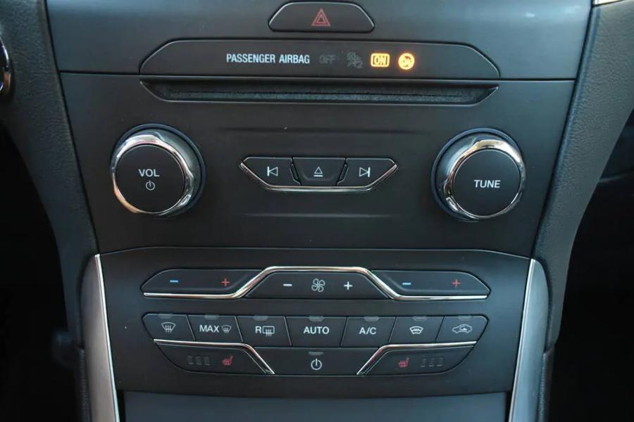 Melns Ford Galaxy 2020 Talsi, ar dzinēja tilpumu 2.00 L un nobraukumu 199 tūkst. km par 15500 €, foto 21 vietnē AUTOMOTO.COM.LV