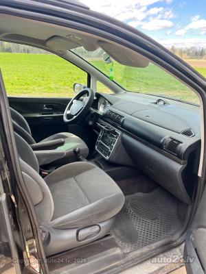 Black Ford Galaxy 2003 in Tallinn, with an engine capacity of 1.90 L and mileage of 347 thousand km for 2000 €, photo 7 on AUTOMOTO.COM.LV