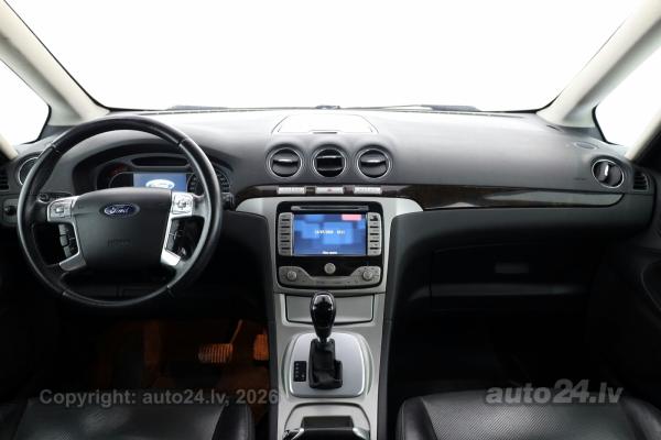 Melns Ford Galaxy 2008 Tallina, ar dzinēja tilpumu 2.00 L un nobraukumu 287 tūkst. km par 2199 €, foto 5 vietnē AUTOMOTO.COM.LV