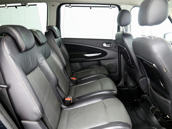 Black Ford Galaxy 2008 in Tallinn, with an engine capacity of 2.00 L and mileage of 287 thousand km for 2199 €, photo 7 on AUTOMOTO.COM.LV