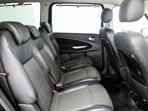 Black Ford Galaxy 2008 in Tallinn, with an engine capacity of 2.00 L and mileage of 287 thousand km for 2199 €, photo 8 on AUTOMOTO.COM.LV
