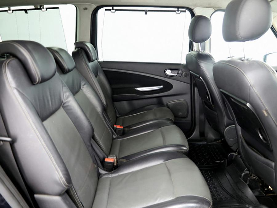 Black Ford Galaxy 2008 in Tallinn, with an engine capacity of 2.00 L and mileage of 287 thousand km for 2199 €, photo 8 on AUTOMOTO.COM.LV