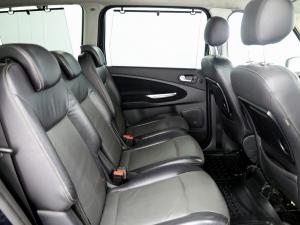 Black Ford Galaxy 2008 in Tallinn, with an engine capacity of 2.00 L and mileage of 287 thousand km for 2199 €, photo 16 on AUTOMOTO.COM.LV