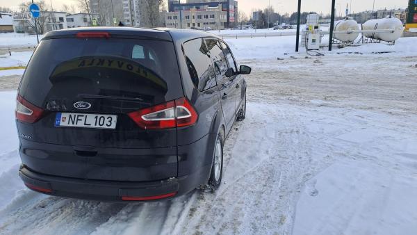 Black Ford Galaxy 2009 in Kaunas, with an engine capacity of 1.80 L and mileage of 286 thousand km for 3700 €, photo 4 on AUTOMOTO.COM.LV