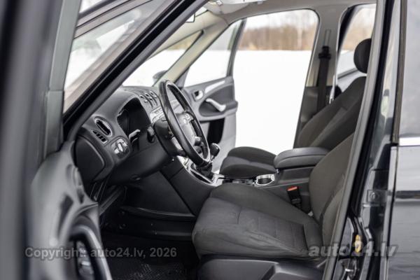 Melns Ford Galaxy 2011 Tallina, ar dzinēja tilpumu 2.20 L un nobraukumu 334 tūkst. km par 5500 €, foto 11 vietnē AUTOMOTO.COM.LV