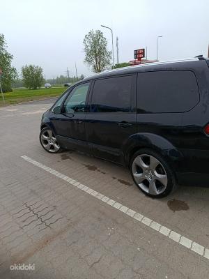 Black Ford Galaxy 2011 in Sillamae, with an engine capacity of 0.00 L and mileage of 252 thousand km for 4599 €, photo 13 on AUTOMOTO.COM.LV