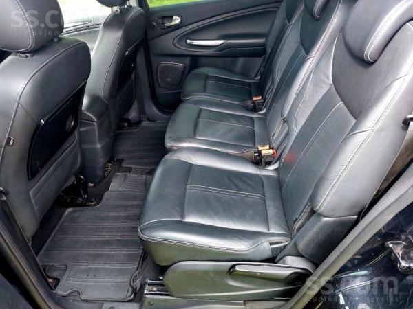 Black Ford Galaxy 2012 in Liepaja, with an engine capacity of 2.00 L and mileage of 337 thousand km for 3900 €, photo 6 on AUTOMOTO.COM.LV