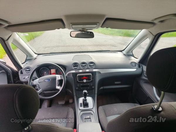 Black Ford Galaxy 2013 in Tallinn, with an engine capacity of 2.00 L and mileage of 317 thousand km for 5600 €, photo 4 on AUTOMOTO.COM.LV