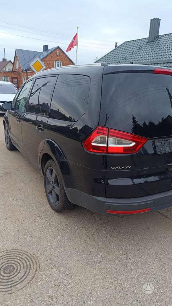 Black Ford Galaxy 2013 in Marijampole, with an engine capacity of 2.00 L and mileage of 243 thousand km for 5000 €, photo 5 on AUTOMOTO.COM.LV
