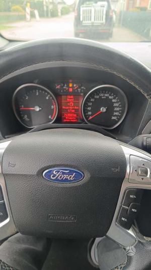 Black Ford Galaxy 2013 in Marijampole, with an engine capacity of 2.00 L and mileage of 243 thousand km for 5000 €, photo 8 on AUTOMOTO.COM.LV