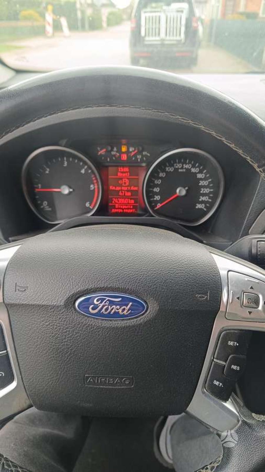 Black Ford Galaxy 2013 in Marijampole, with an engine capacity of 2.00 L and mileage of 243 thousand km for 5000 €, photo 8 on AUTOMOTO.COM.LV