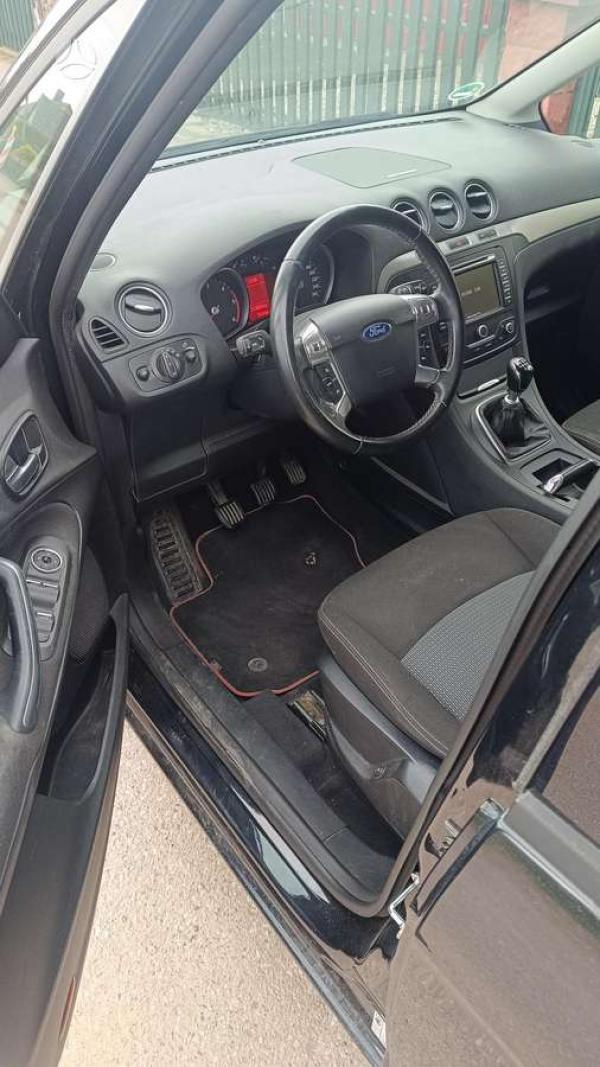 Black Ford Galaxy 2013 in Marijampole, with an engine capacity of 2.00 L and mileage of 243 thousand km for 5000 €, photo 8 on AUTOMOTO.COM.LV